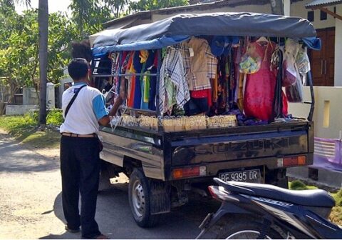 Cara Jualan Baju Keliling yang Tepat dan Potensinya – Mutaeasy